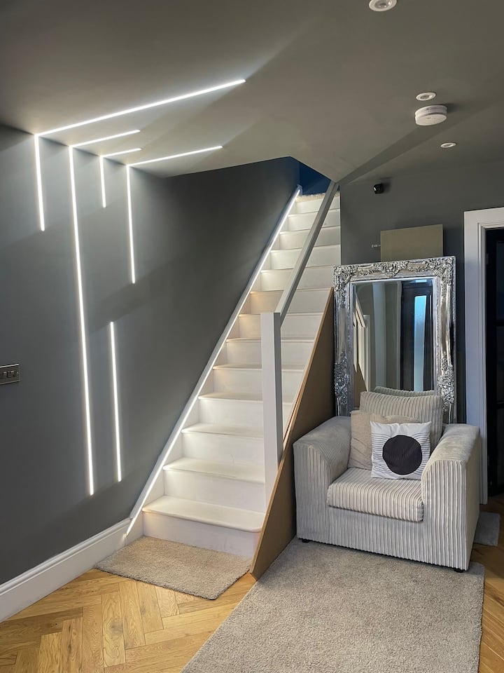 4 Min Walk To Rph & 3 Min Drive To M6! - Preston