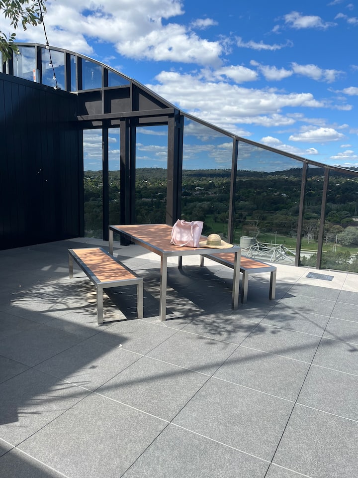 A Breath Of Fresh Air In Woden/phillip Canberra - Canberra