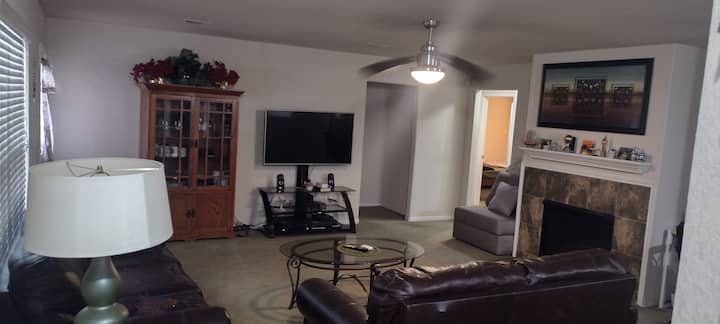 Affordable 2br/2ba Furnished Home Near Iah/fm1960 - ハンブル, TX