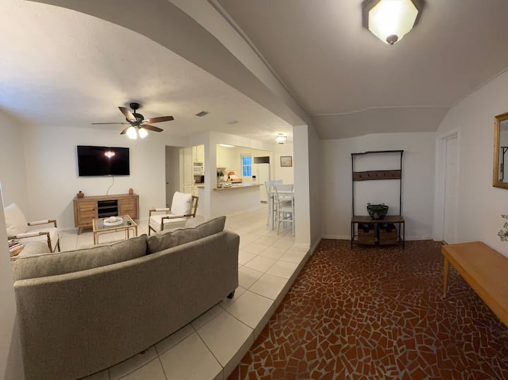 The Cove Stay - 패너마시티