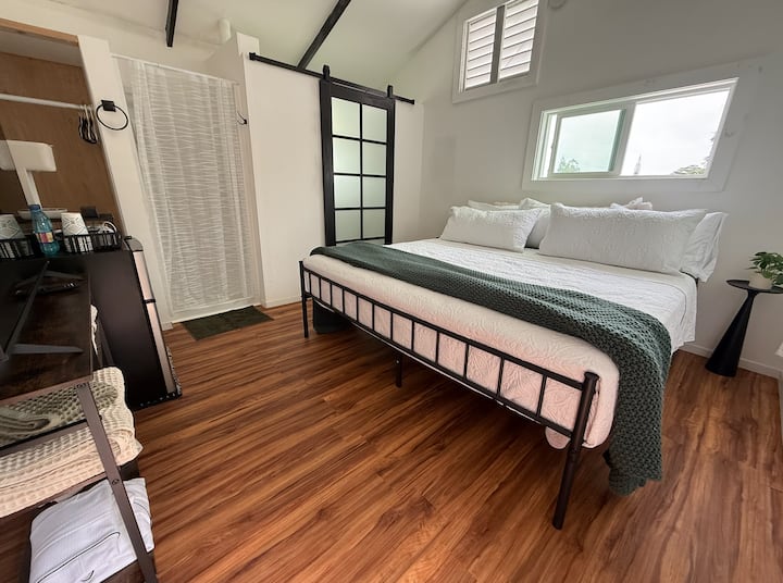 Peaceful King Room W/ Private Entrance  Pet Ok - Hilo, HI