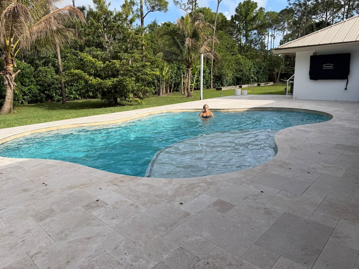 Private Gated 1-acre Estate W Heated Pool - Jupiter, FL