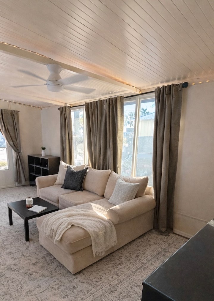 Cozy Beach Cottage Near Fort Myers Beach - Fort Myers Beach, FL