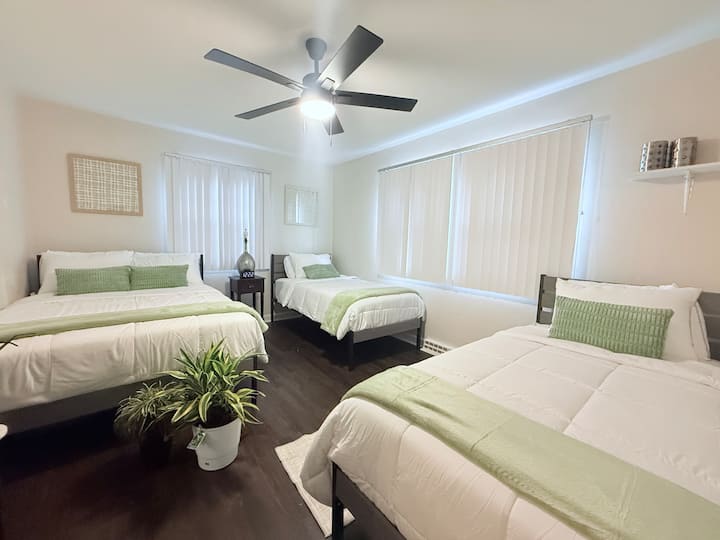 3br Family Home W/ Bbq | 8 Mins To Beach & Airport - Norfolk, VA