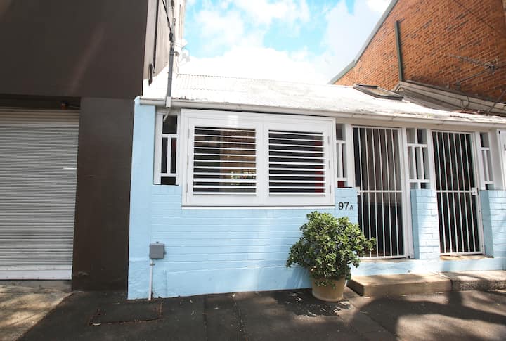 The Little Blue House 2 - Sydney