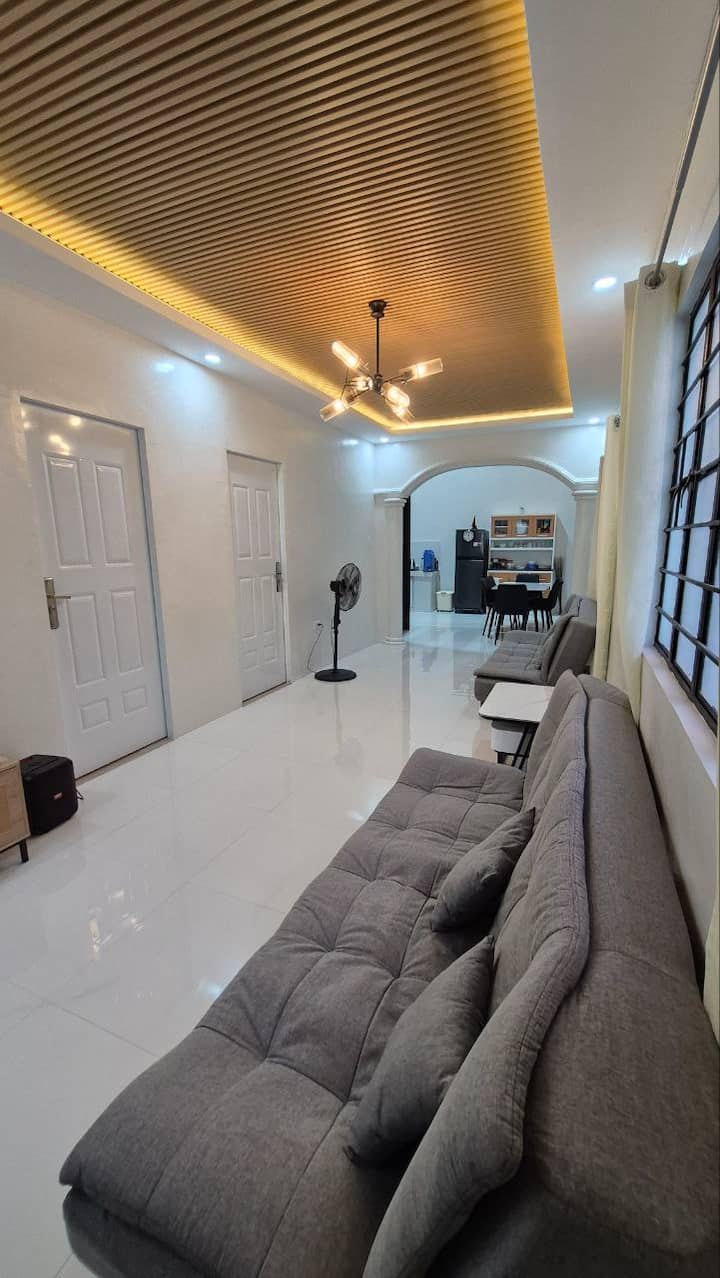 Cozy 2br Zambales Home With Loft & Parking - Castillejos