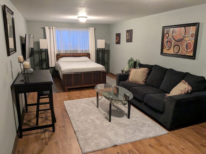 Private Studio With Kitchenette - Coeur d'Alene, ID