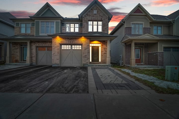 Your Home Away From Home! It's All In One Place! - Kanata