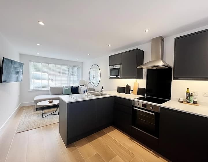 4b 3.5b L Contractors L Driveway L Parking L Wifi - South Shields