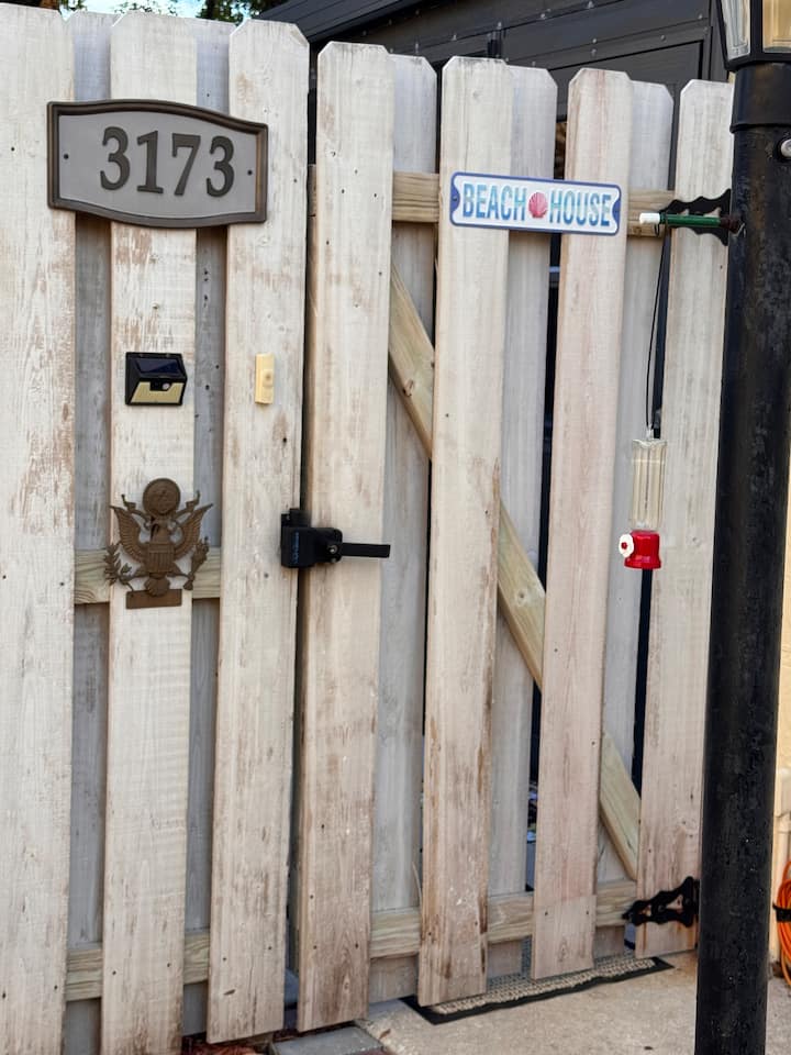 Cozy Townhouse Just Steps Away From The Beach. - Melbourne, FL