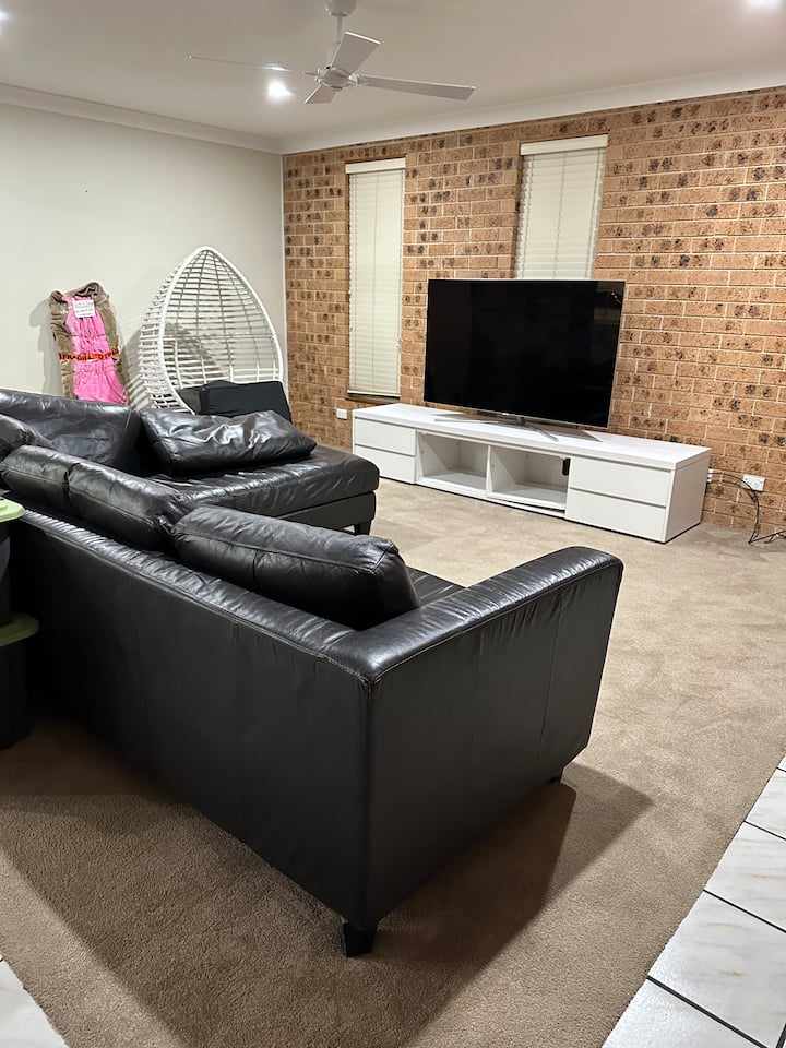 Bedroom Available For Short Stays - Nowra