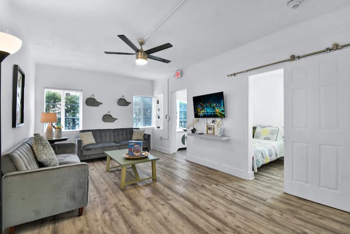 Beach-close 4br Apartment | Walk In 5 Min - Miami Beach, FL