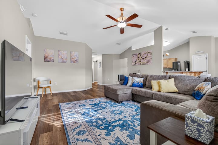 Spacious Family Home With Fenced Yard - Milton, FL