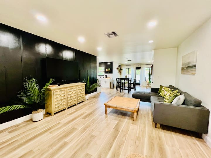 Kokomo Beach House - Lake Worth, FL