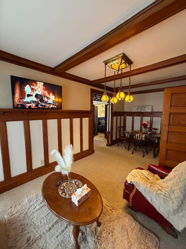 Spacious 3br Stay W/ Parking – Pet Friendly. - Gloversville, NY