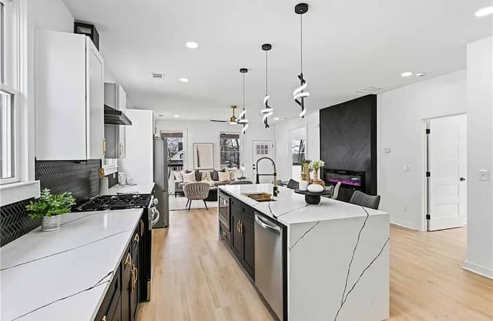 Luxury 3br Close To Mercedes Benz And Aquarium. - Atlanta, GA