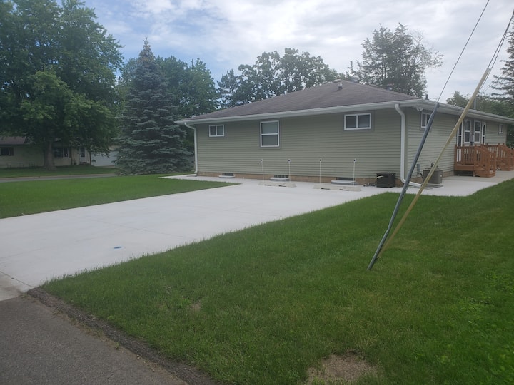 Cozy 3 Bedroom Condo In Beautiful Eau Claire Wi - Altoona, WI