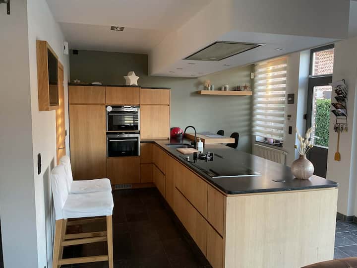 Maison De Caractère - Espace Moderne Et Convivial - Berloz