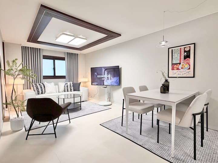 여유로운 체크아웃ㅣ라페스타 도보 10분 ㅣ킨텍스ㅣ호텔 인테리어ㅣ커플ㅣ호수공원ㅣ무료주차 - 김포본동