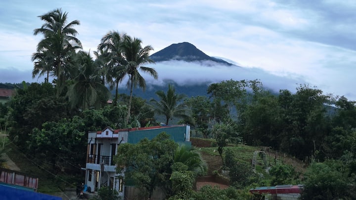 House With A View Along The River. - Lucban