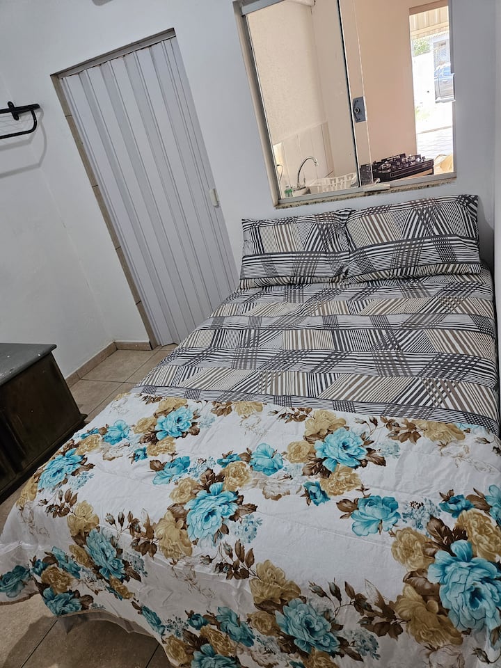 Casa 02, Ampla Varanda, Garagem - Maringá