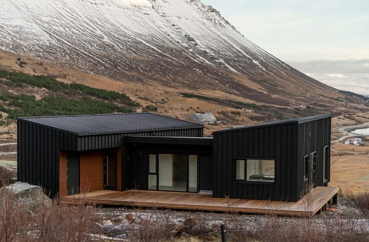 Mountain Villa With The Best View Over ÍSafjörður - Greenland