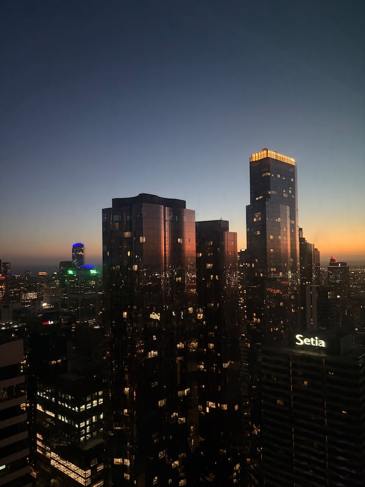 Melb Cbd 59th Floor | Night Views + Pool & Gym - Australië