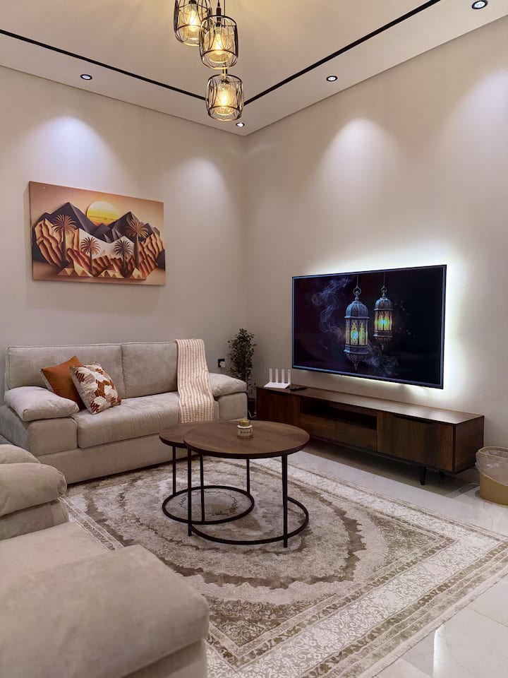 Stylish 2br Apt, 7 Mins To Airport - Jeddah