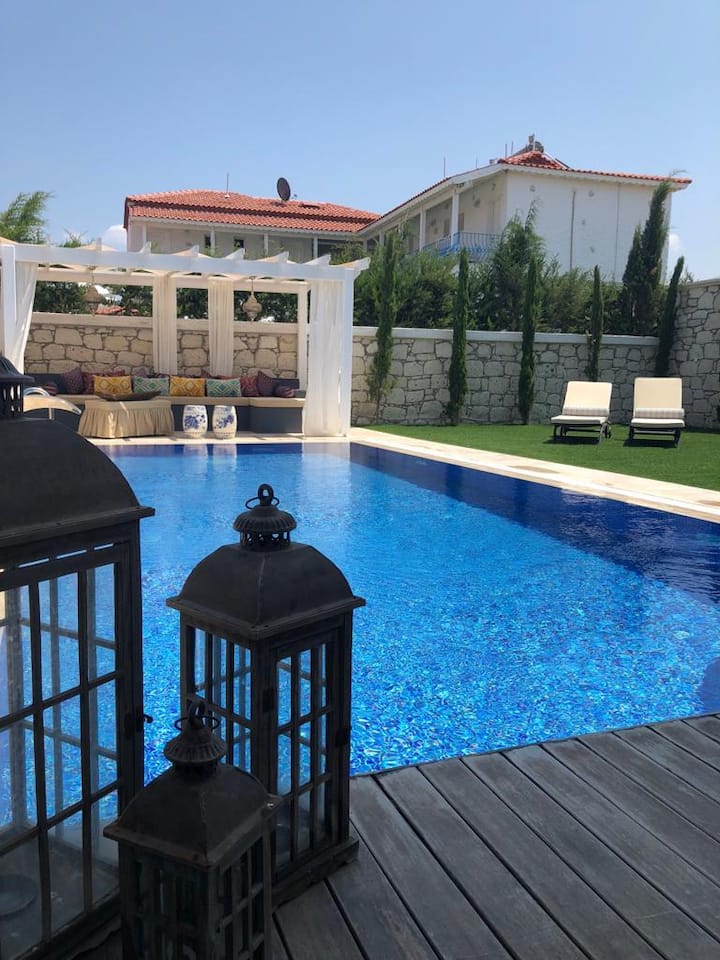 Alaçatı'da Lüx Aile Villası! - Alaçatı