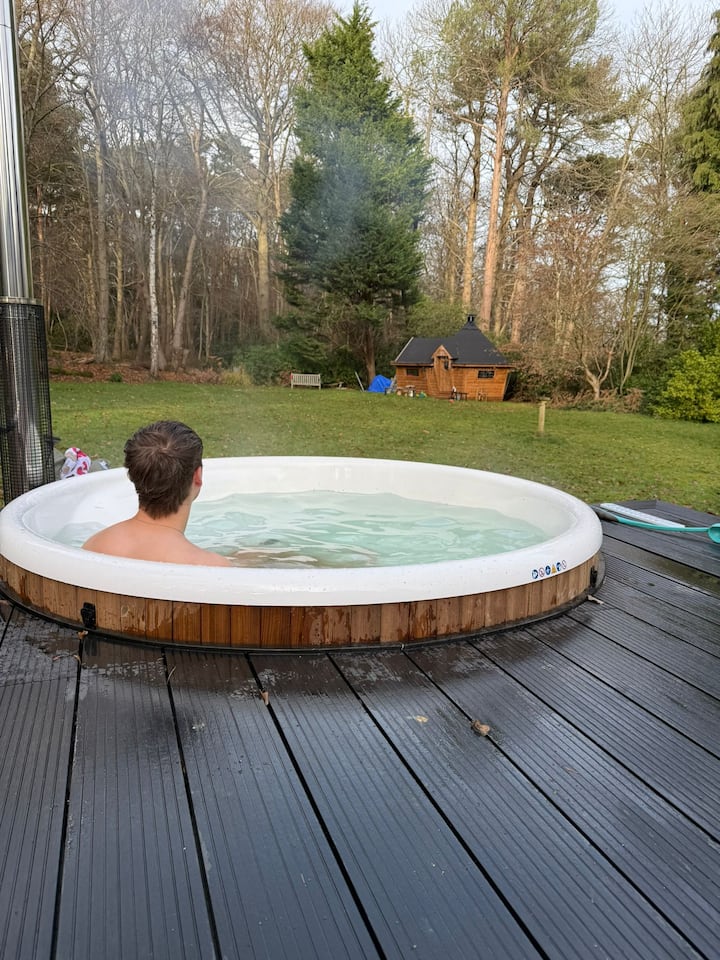 2 Bedroom 2 Bathroom Cottage In Beautiful Woodland - Woking