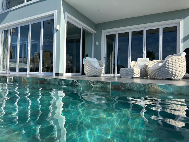 @ The Ocean Embrace, Luxury Views And Serenity - Saint Francis Bay