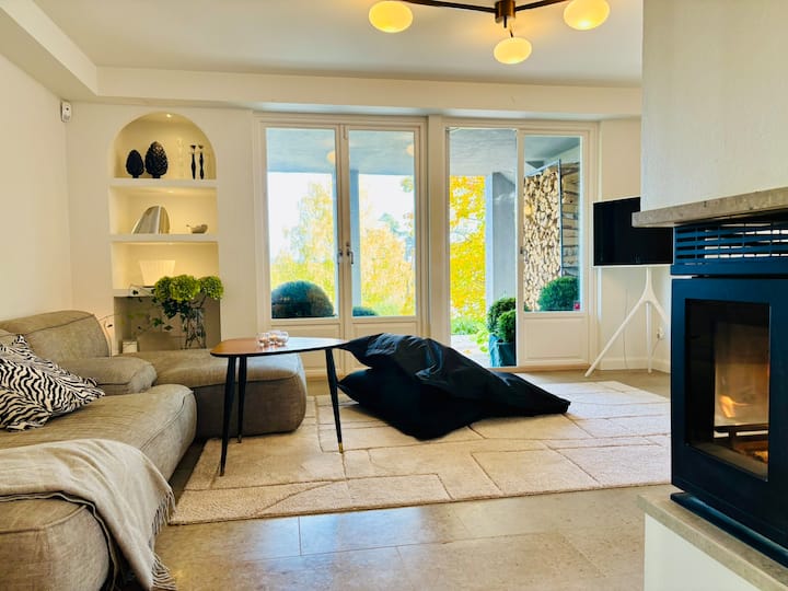 Ljus Souterränglägenhet Med Eldstad Nära Natur - Stockholm