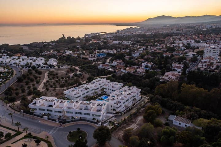 Extravagant 4 Bedroom Townhouse / Family Friendly. - Marbella