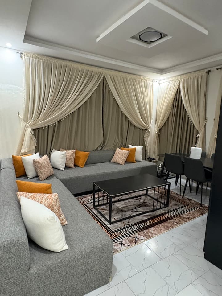 شقة مفروشة جديدة في الطابق الأول قرب شارع السنوار - Nouakchott