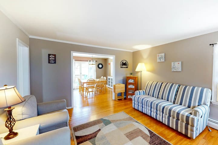 Quiet Coastal Home: 4 Blocks To Beach & Boardwalk - Ocean City, MD