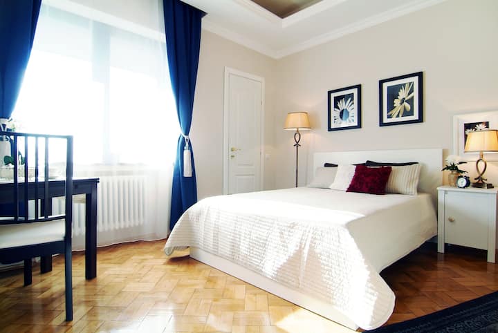 Oldtown/metro Piata Unirii - Bukarest