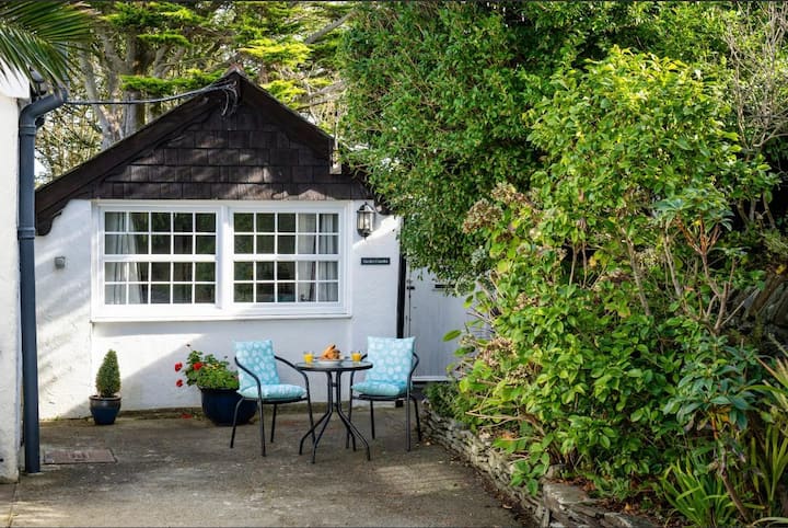 Cottage Above The Beach, Access To Sw Coast Path - Tintagel