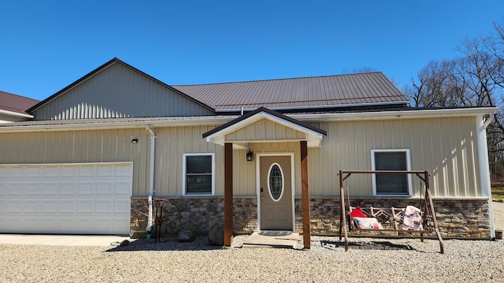 Barn Haven Retreat Near 
I-70 Easy Walking Trails - Lewisburg, OH