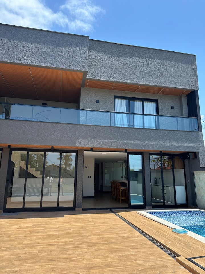 Sobrado Vista Mar E Telão Na Piscina - Itapoá