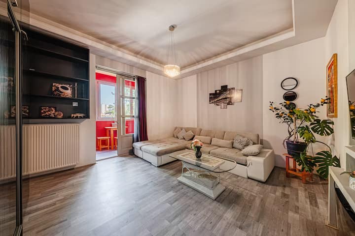 Serenity Family Apt. 2br With Ac, Balcony In Buda - Budapest