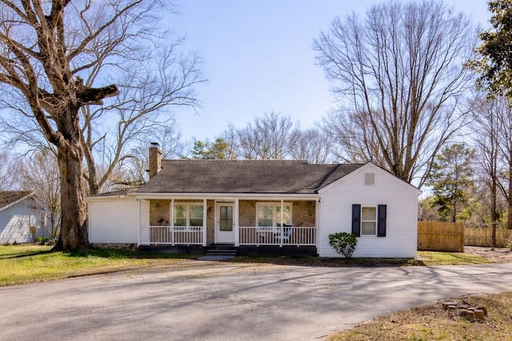 Comfortable 4br•2 King Beds• Near Arbor Place Mall - Douglasville, GA