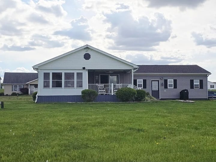 Peaceful Lake House - Coldwater, MI