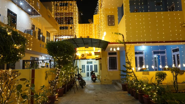 The Jaipur Yellow House For Families - Jaipur