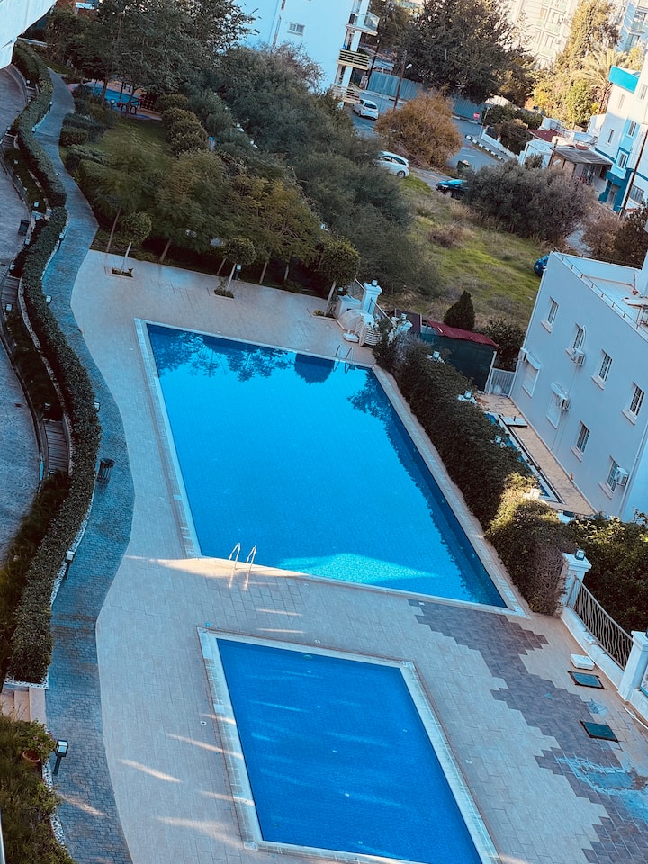 Site Içinde Havuz Ve Restoranlı şıK Ve Temiz Daire - Girne