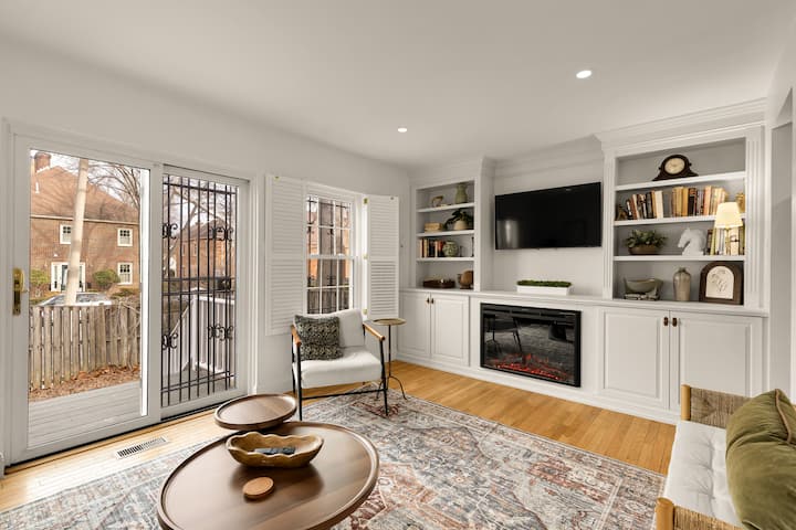 Your Old Town Home Away From Home - Alexandria, VA