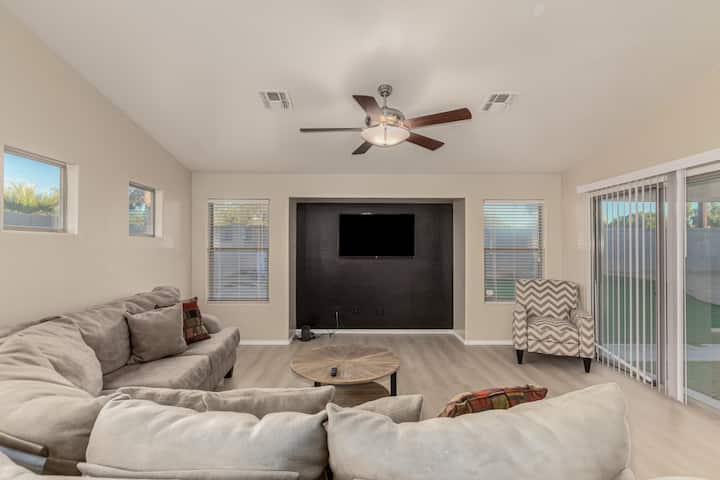 Modern 4br Retreat With Game Room, Backyard & Bbq - Avondale, AZ