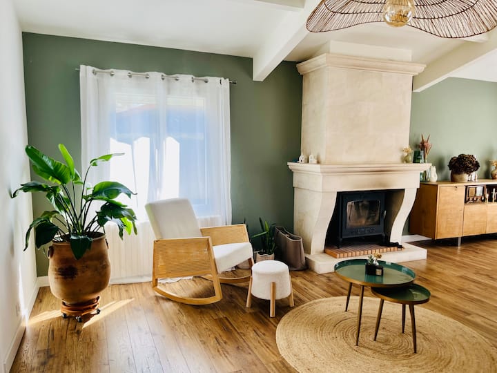 Havre De Paix, Bord De Rivière, Avec Piscine. - Coulon