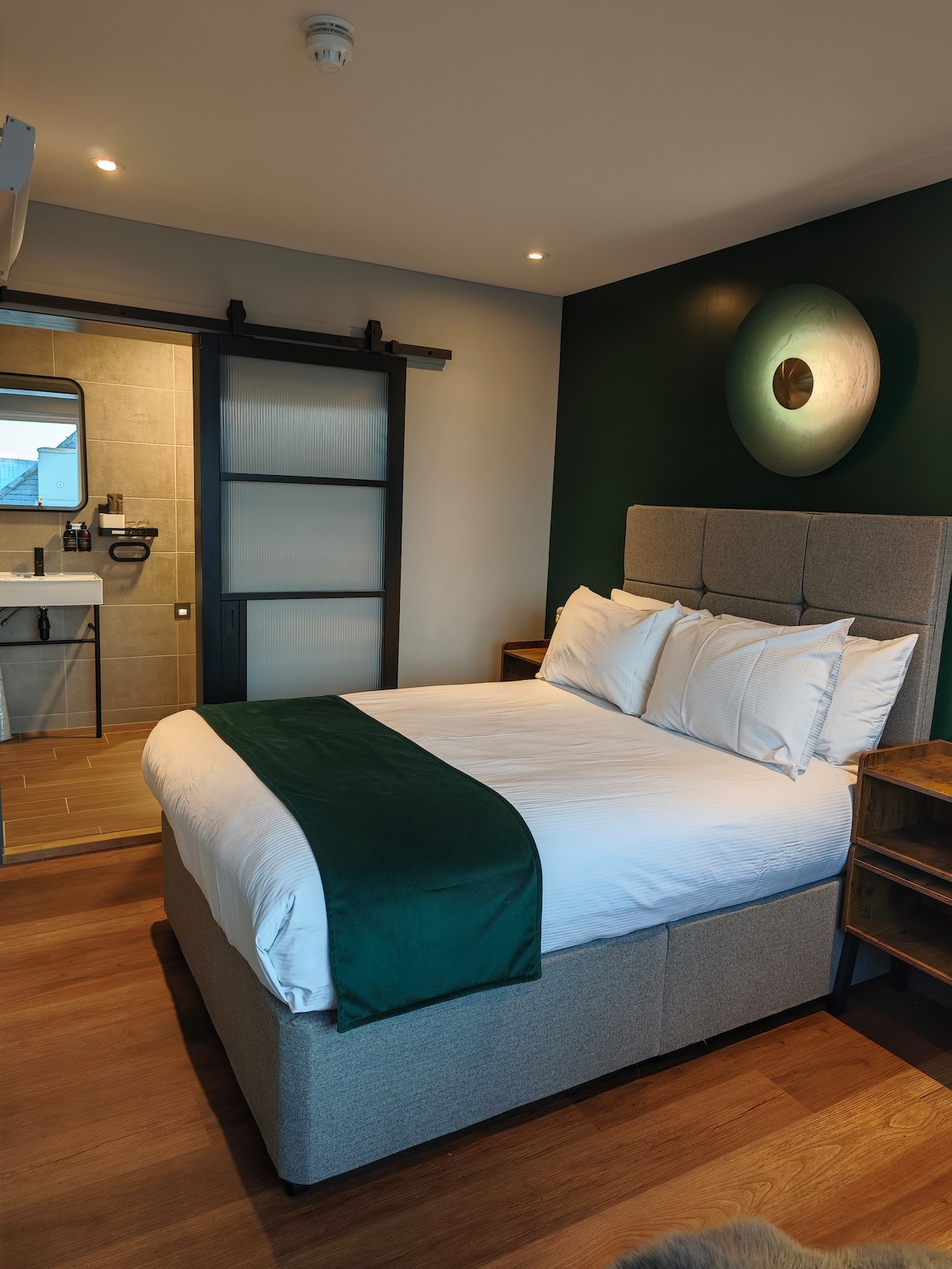 Hotel Pinnacle Suites Doble Deluxe en Cowes - Hoteles en renta en Isle ...