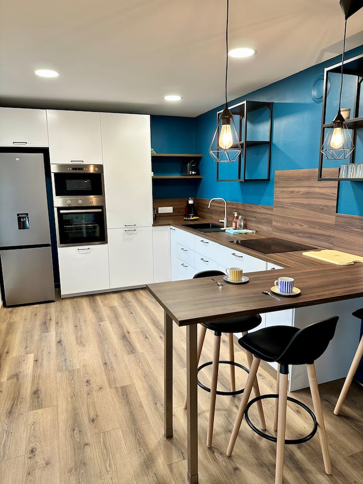 Spacieux T4 Rénové• Balcon- Bureaux -Parking• A450 - Brignais