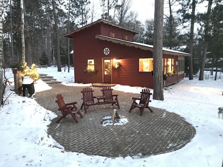 Classic Minnesota Lake Cabin Includes Pontoon Boat - Crosslake, MN